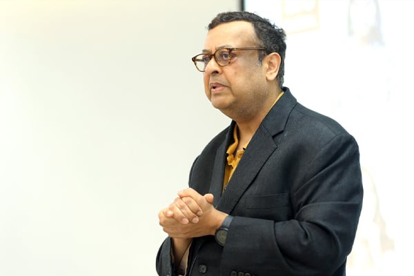 Nitish Jain talks about SP Jain Global's innovative multi-city approach and the school's ...